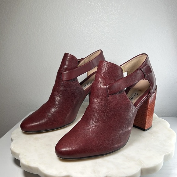 Clarks | Shoes | Clarks Narrative Women Sz 85 M Burgundy Heels Leather ...